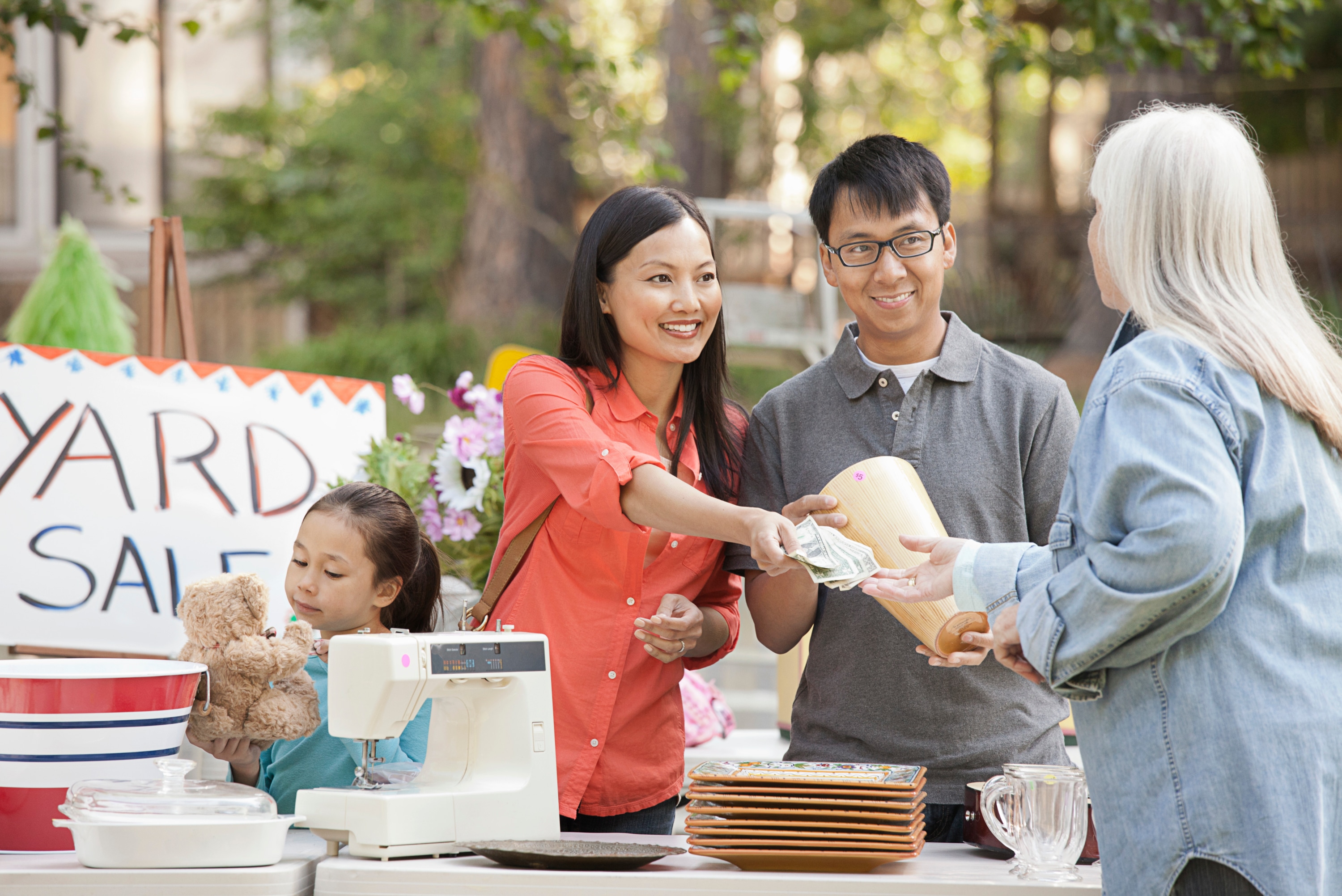 6 Garage Sale Setup Tips to Best Display Your Items & Make More Money